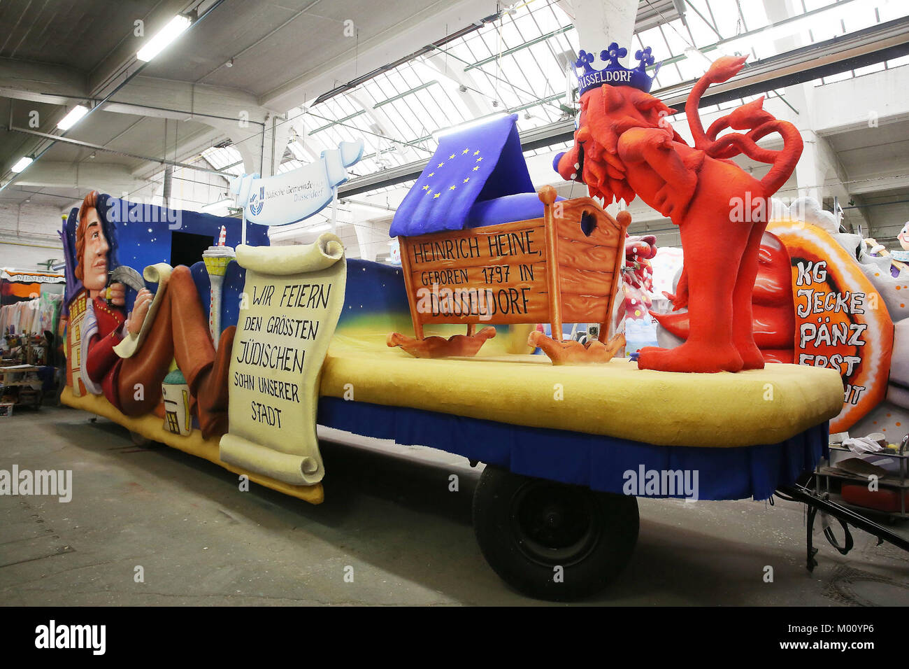 Duesseldorf, Germany. 16th Jan, 2018. The Jewish community's themed car ...
