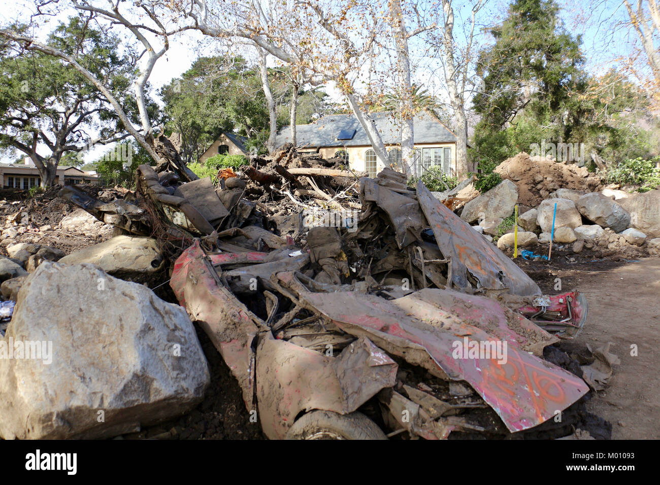 Mangled car hi-res stock photography and images - Alamy