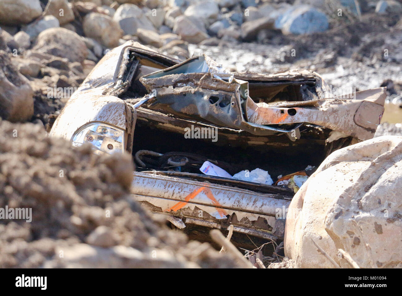 Mangled car hi-res stock photography and images - Alamy