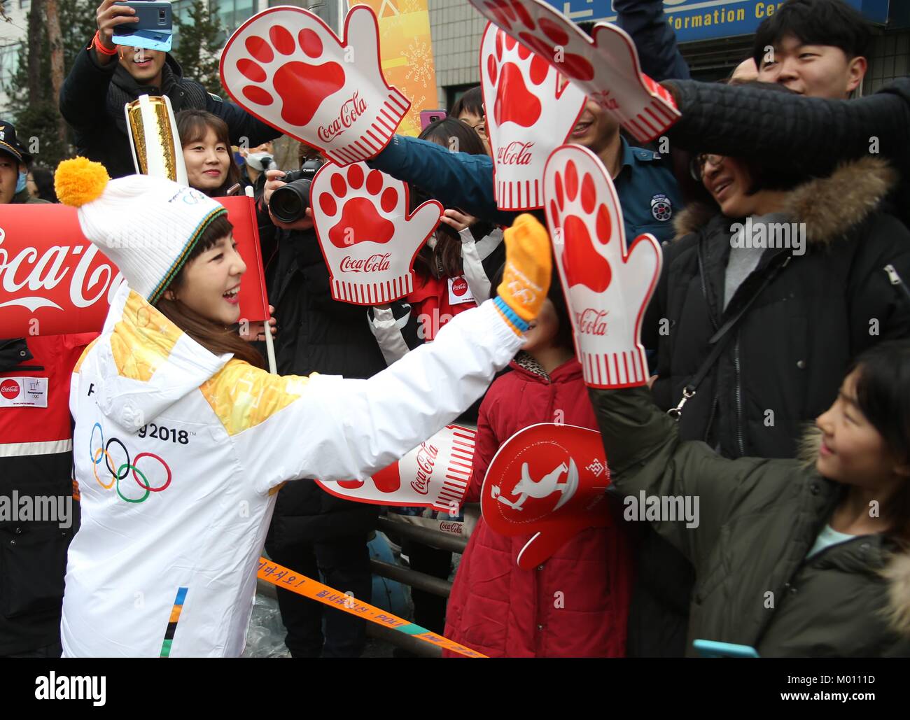 Korea. 18th Jan, 2018. Olympic torch relay South Korean singer Sandra ...