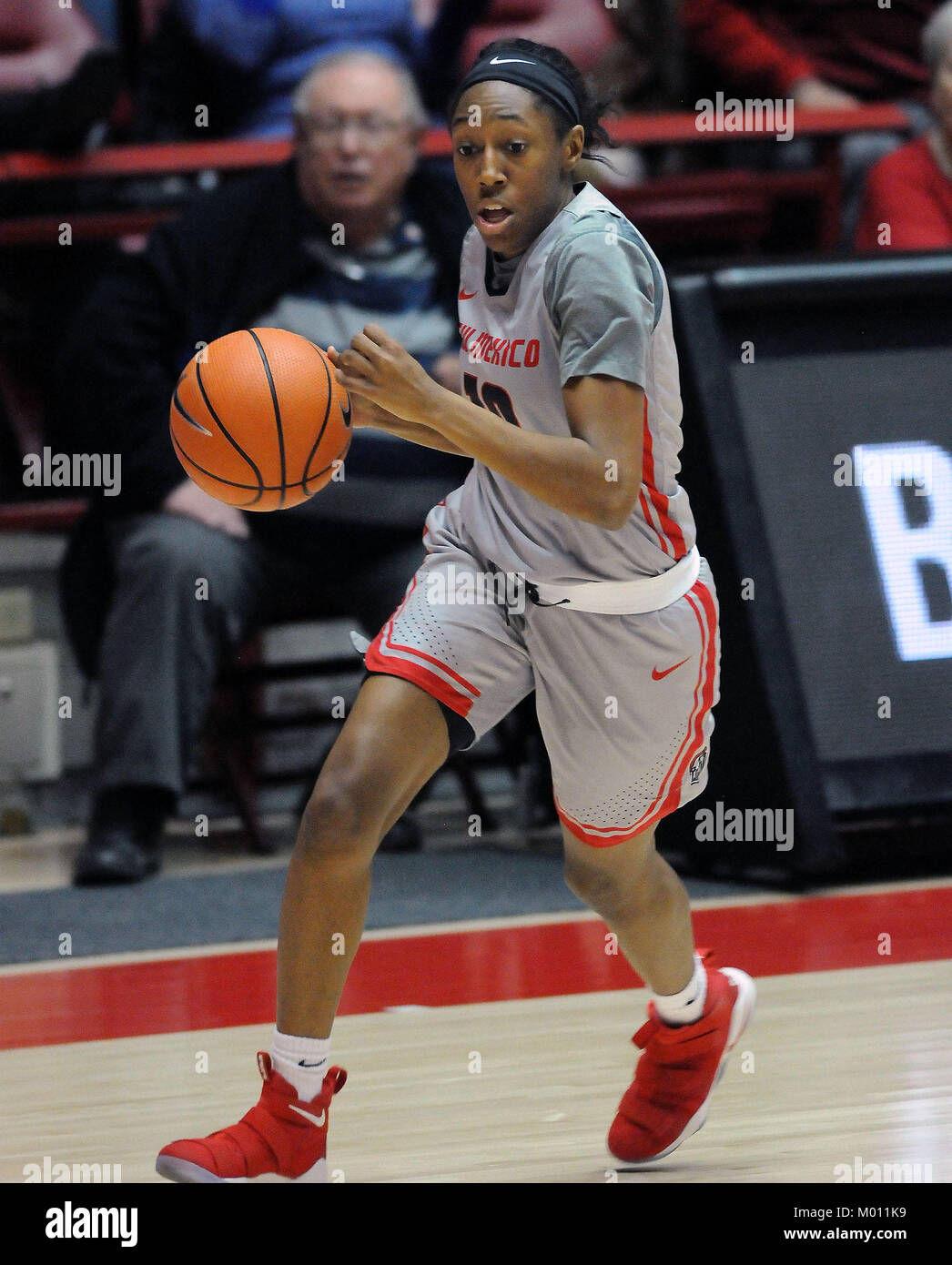 Albuquerque, NM, USA. 17th Jan, 2018. UNM's # 10 Jasmine Smith brings ...