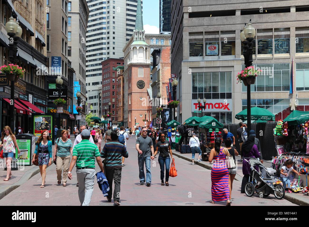 Pedestrianized zone hi-res stock photography and images - Alamy