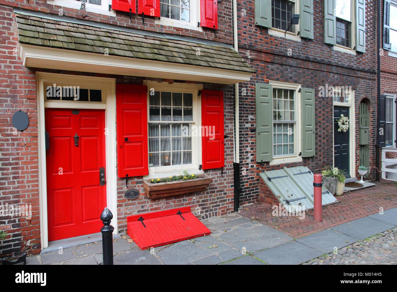 Philadelphia, Pennsylvania in the United States. Famous Elfreth's Alley ...