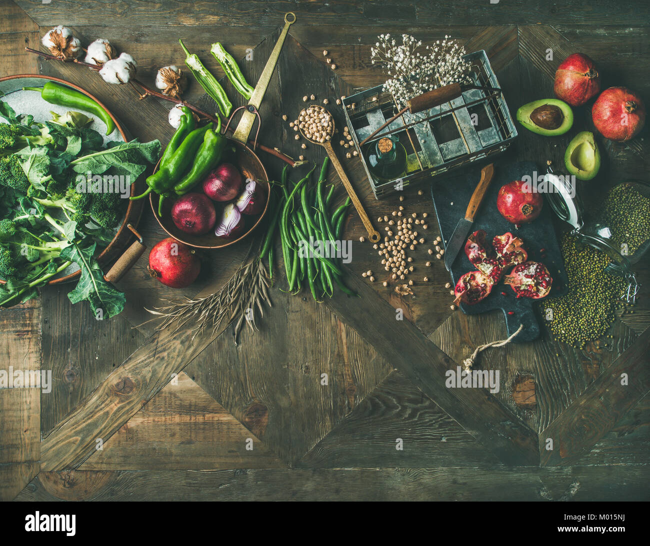 Flat-lay of winter vegetarian or vegan food cooking ingredients Stock ...