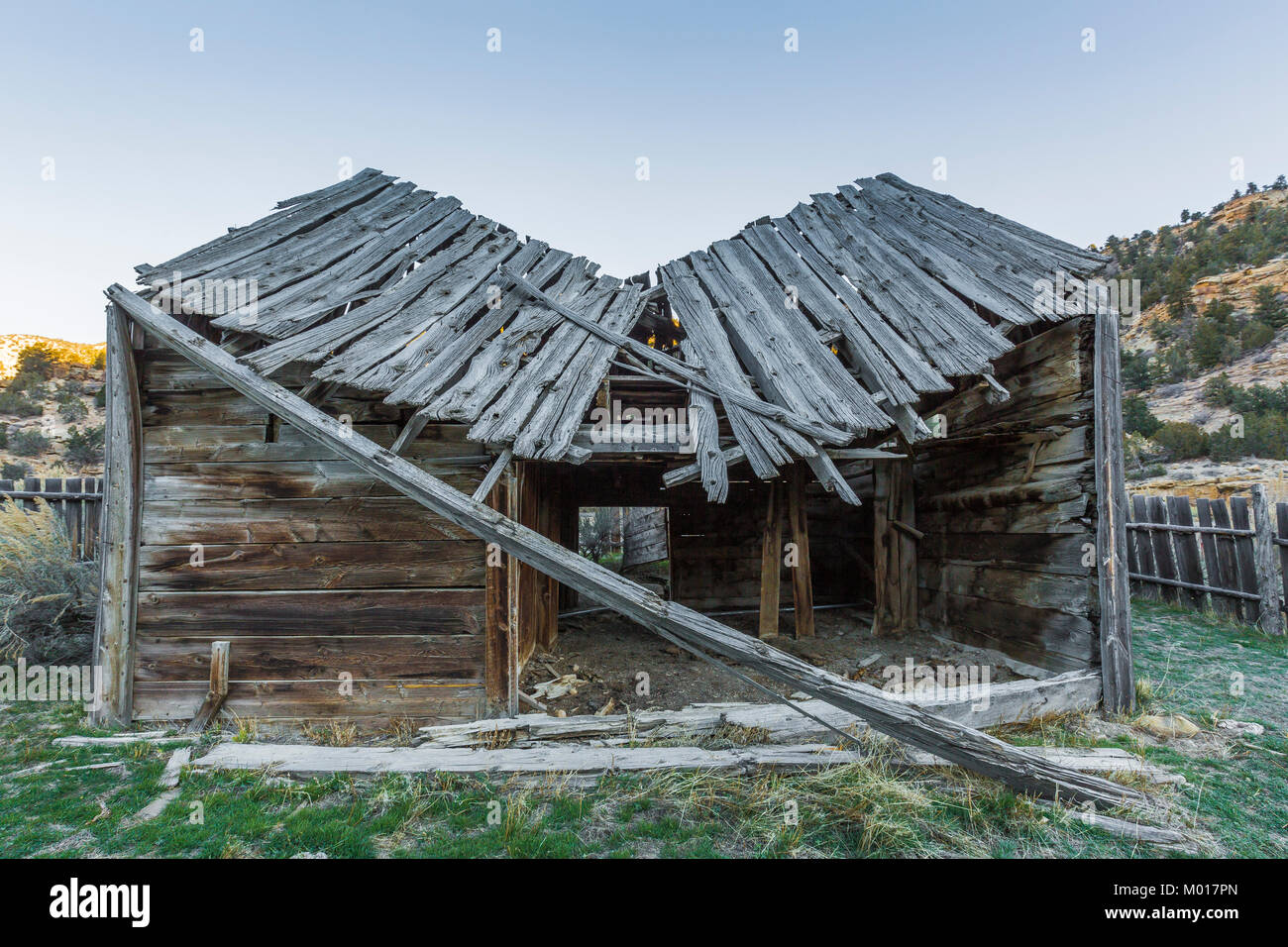 Brokeback barn in Harper Ghost Town, an old town an stagecoach stop in ...