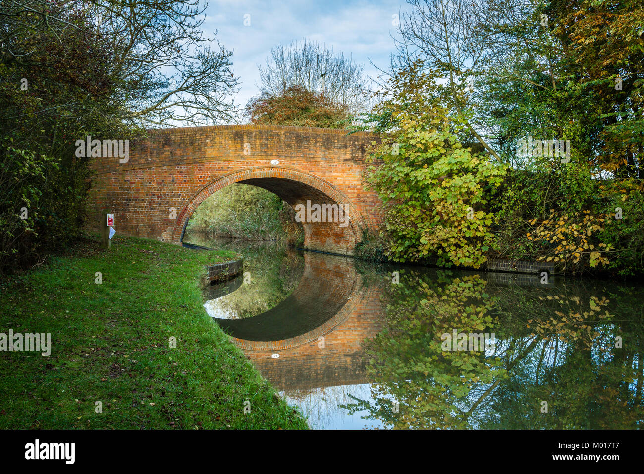 Leicester Canal High Resolution Stock Photography and Images - Alamy