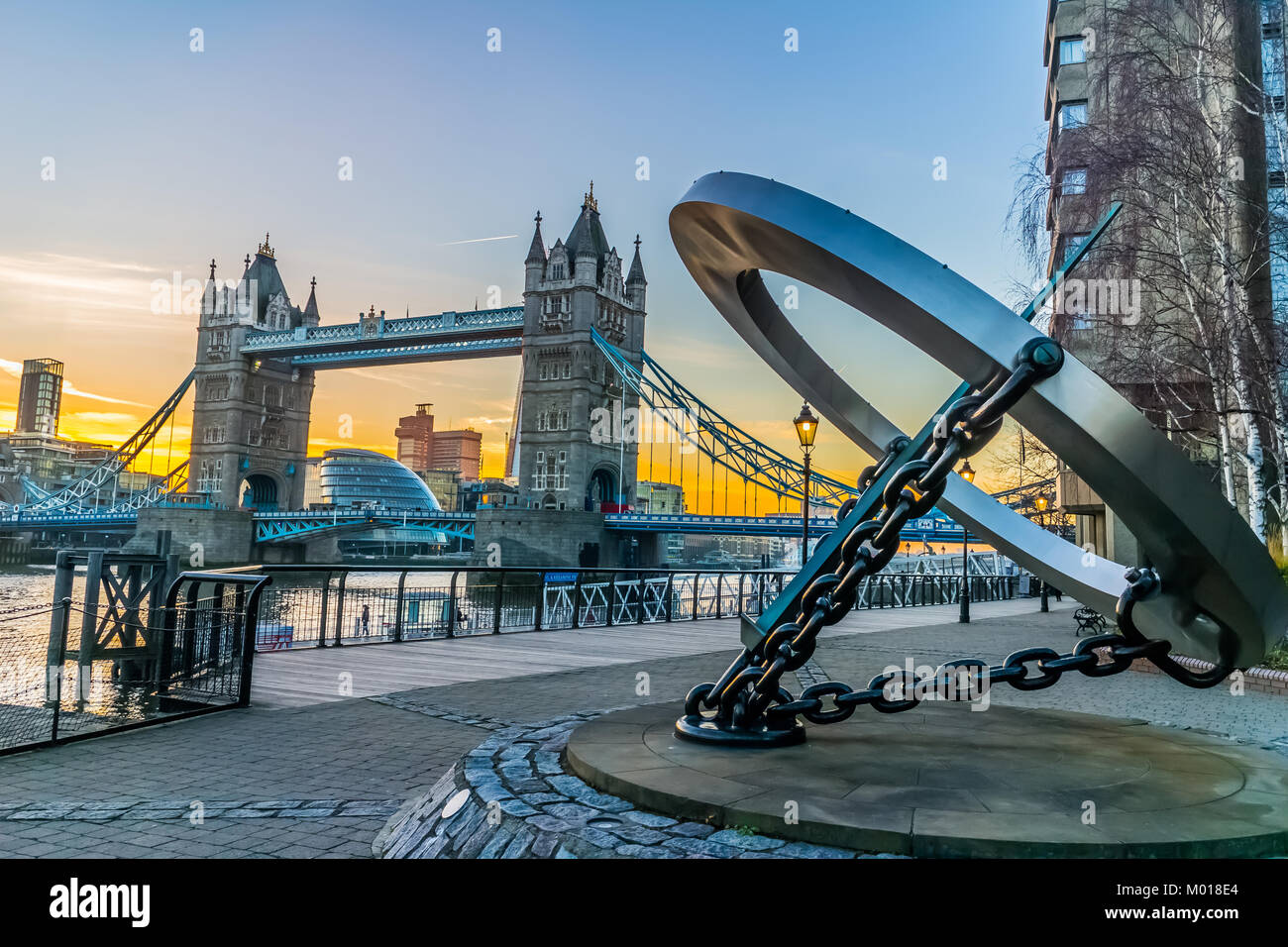 Sundial tower bridge hi-res stock photography and images - Alamy