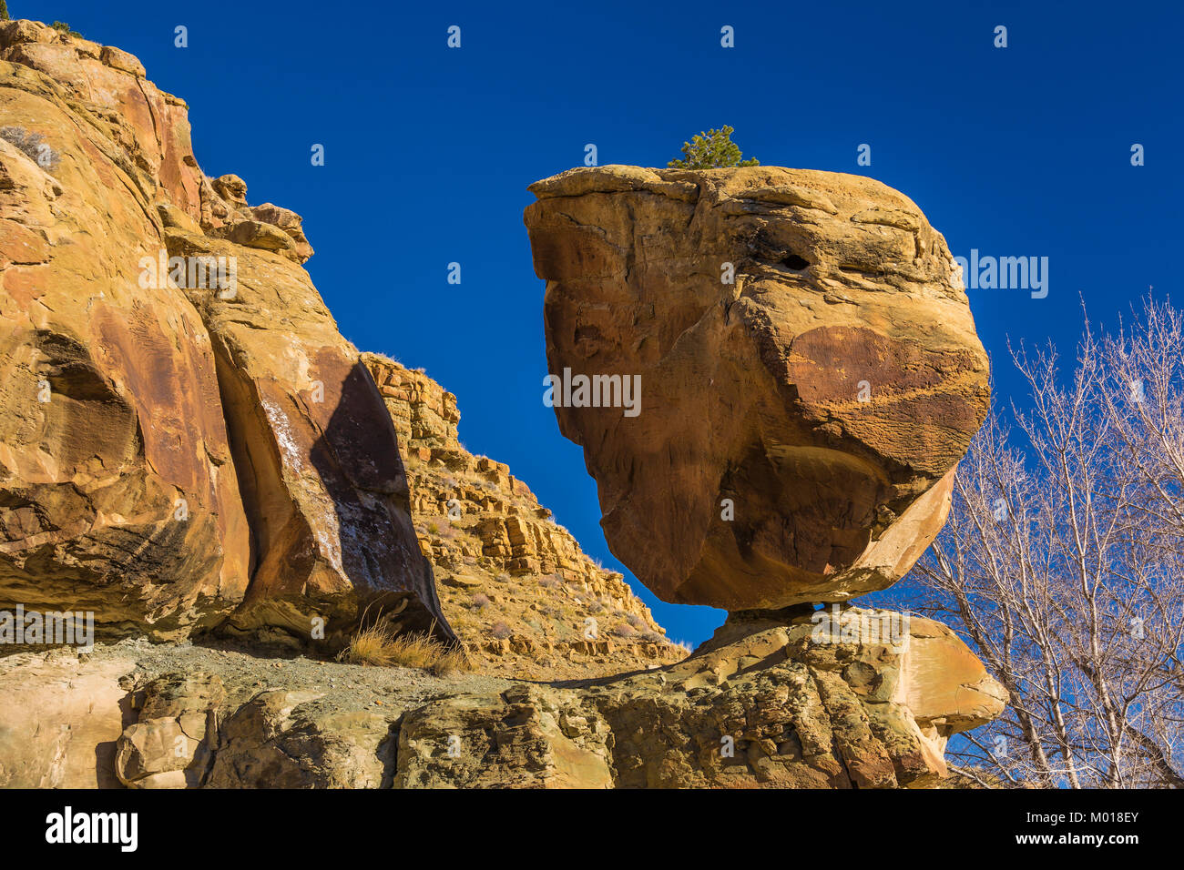 Balance Rock, aka Pig Head Rock, a prominent landmark in Nine Mile ...