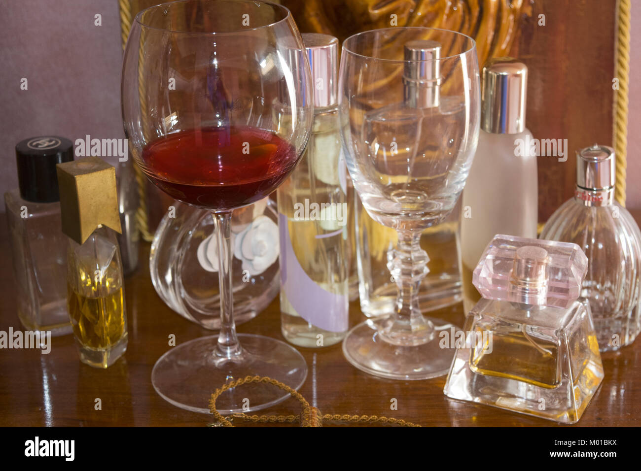 Balloon wine hi-res stock photography and images - Alamy