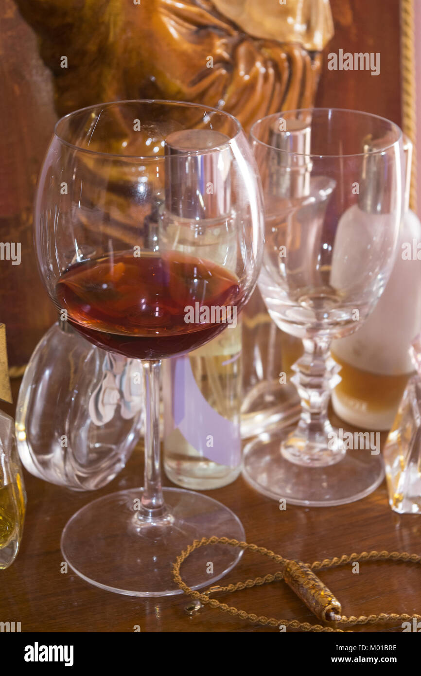 glass balloon with degustation of mature red wine Stock Photo - Alamy