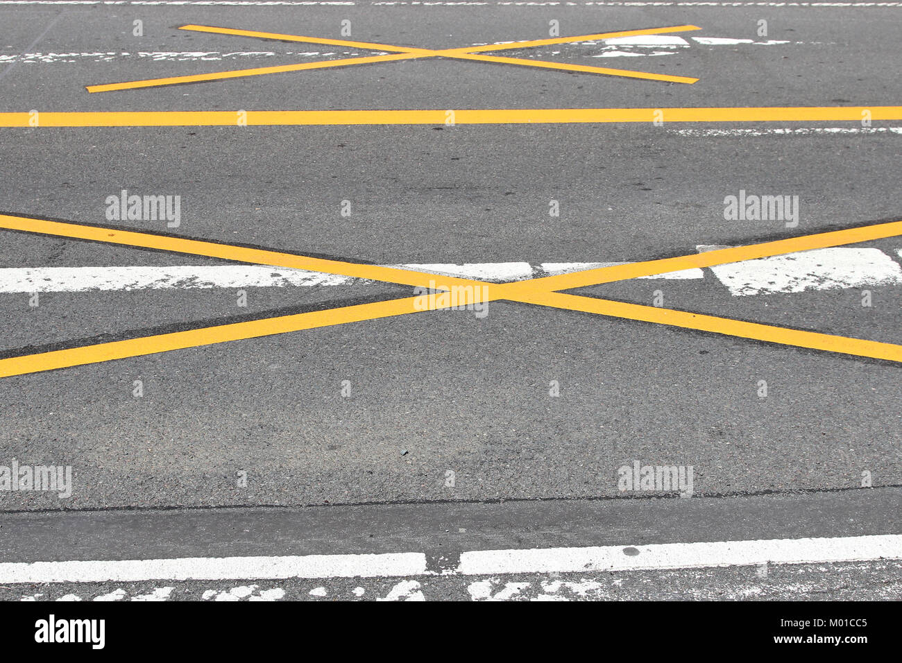 Lane marking hi-res stock photography and images - Alamy