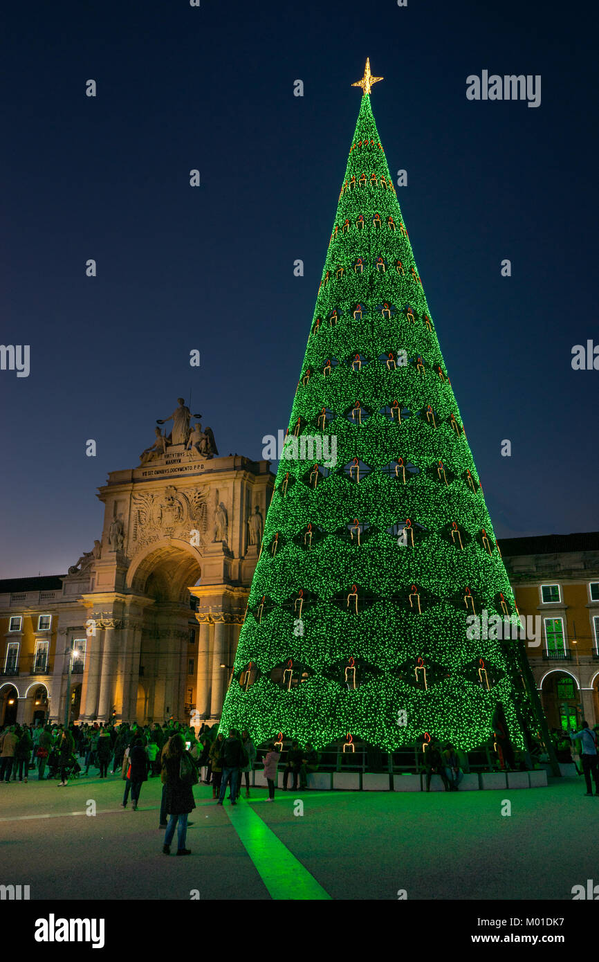 The biggest christmas tree hi-res stock photography and images - Alamy