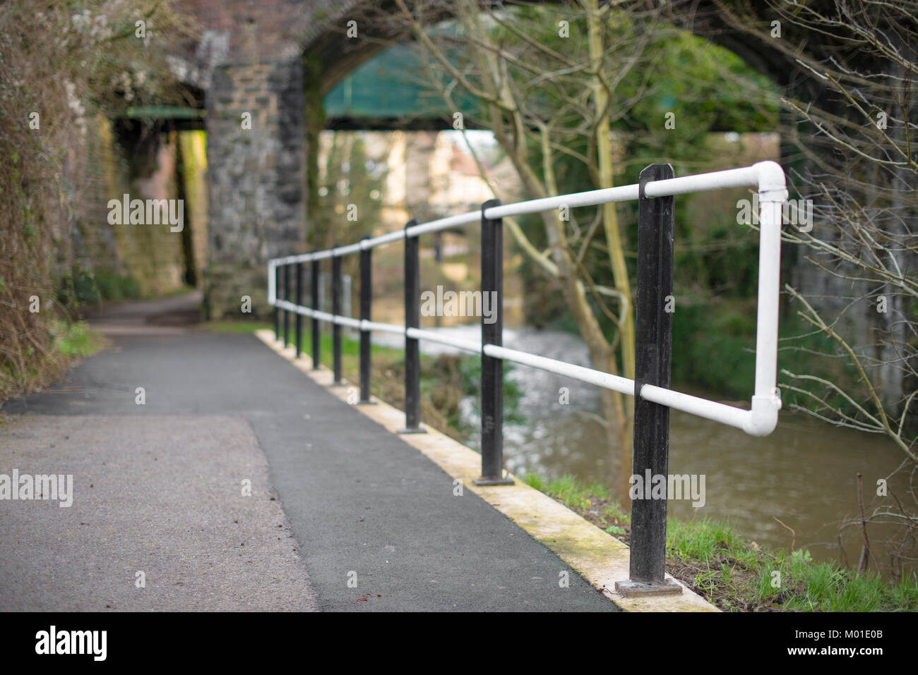 Bridge handrail hi-res stock photography and images - Alamy