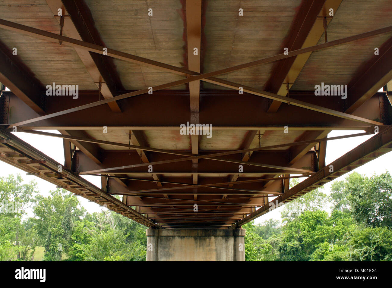 Two lane highways hi-res stock photography and images - Alamy