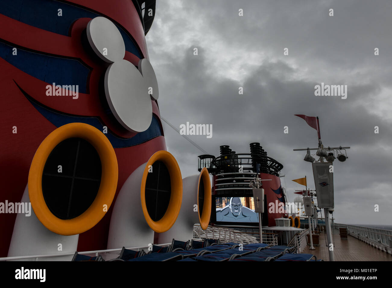 Disney cruise ship - Disney Magic - Caribbean holiday / Christmas ...