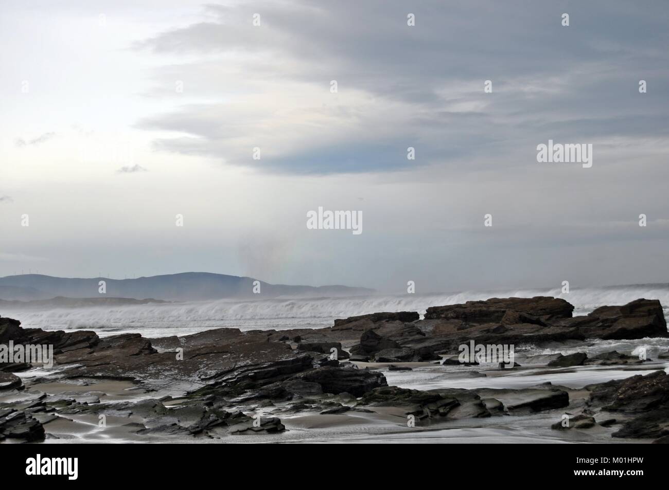 Long cliff line hi-res stock photography and images - Alamy