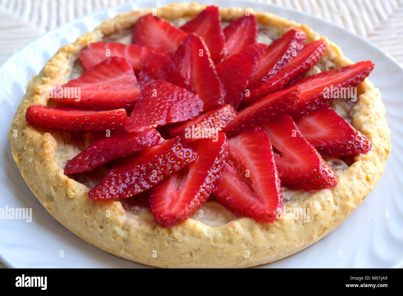 Italy Strawberry cake Stock Photo - Alamy