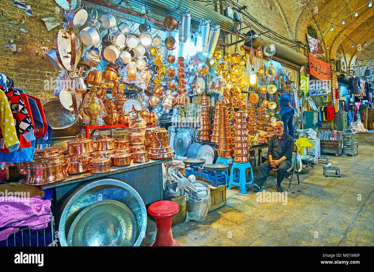Copper souq hi-res stock photography and images - Alamy