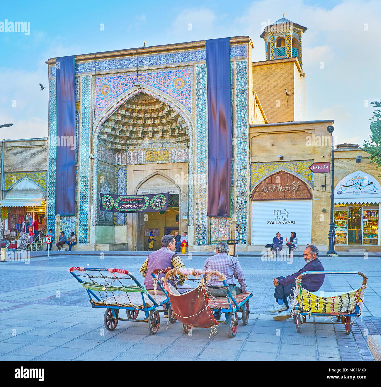 Empty carts hi-res stock photography and images - Alamy