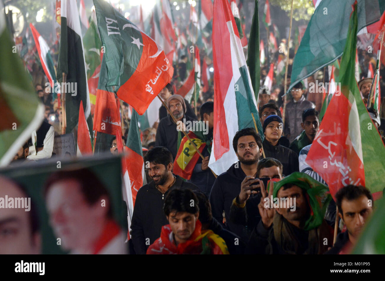 Supporters of Pakistan Awami Tehreek (PAT), Pakistan People’s Party ...