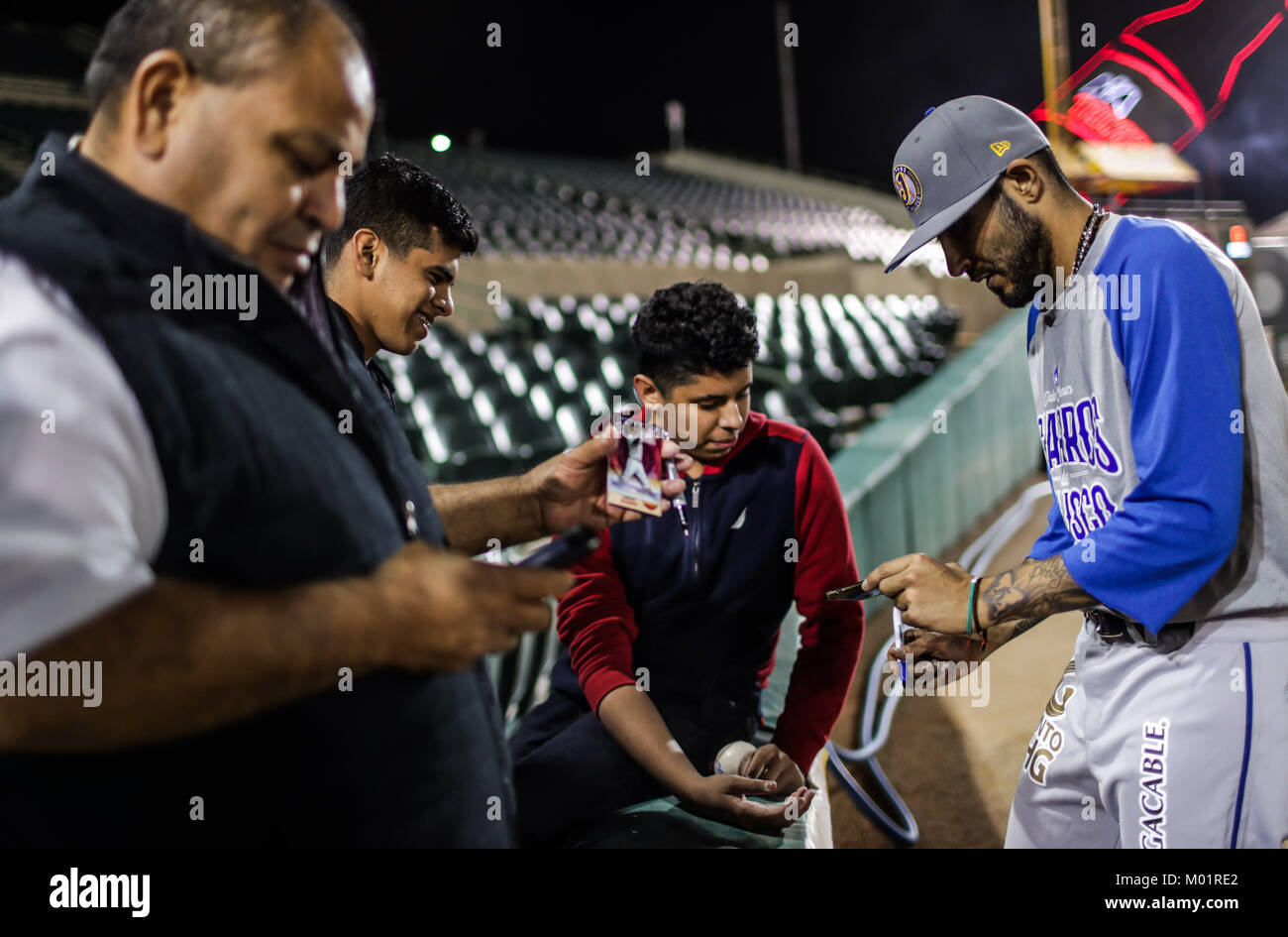 Sergio Romo pitcher de las Ligas Mayores del Beisbol y jugador de los ...