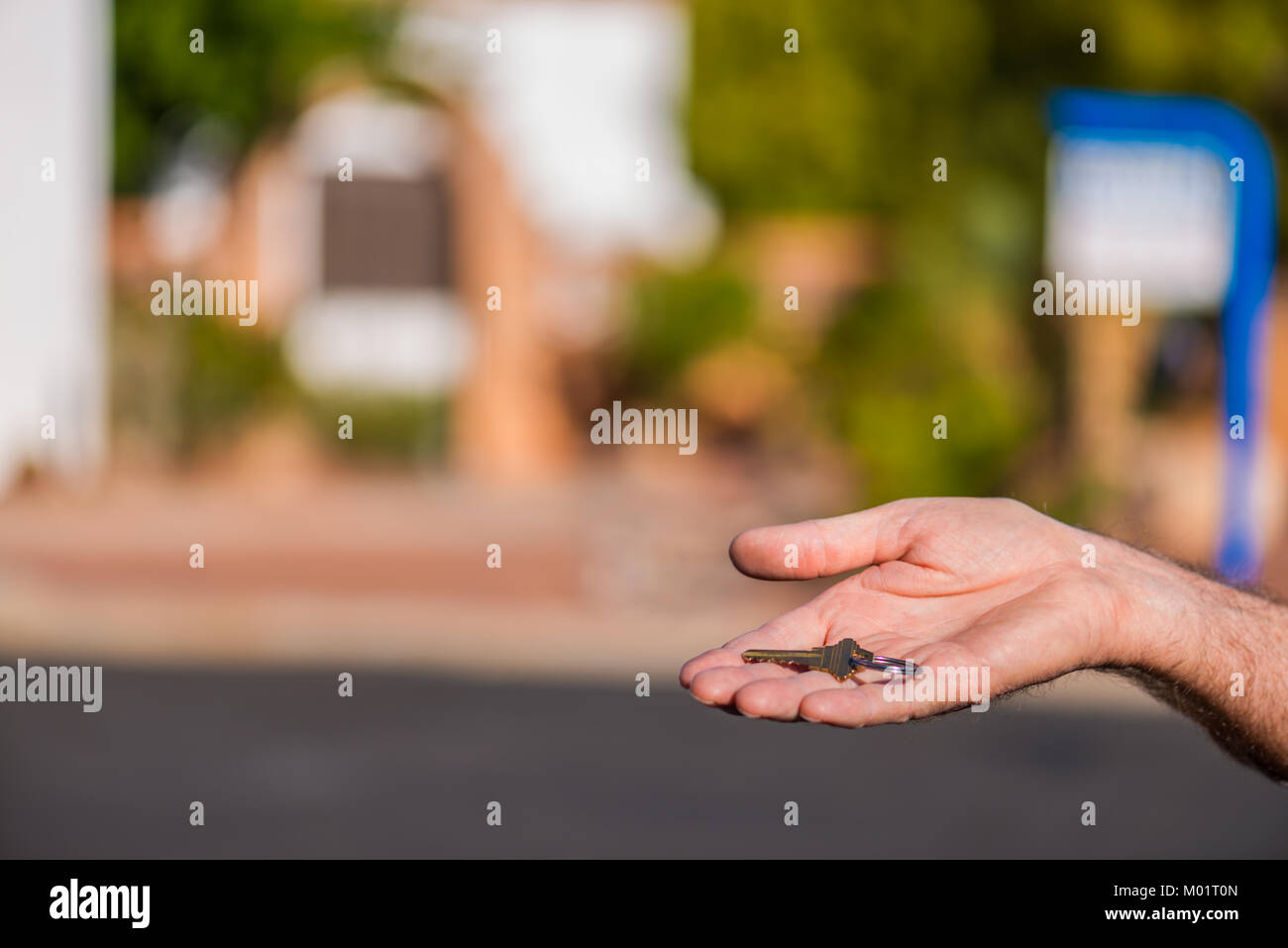 Successful house sale hi-res stock photography and images - Alamy