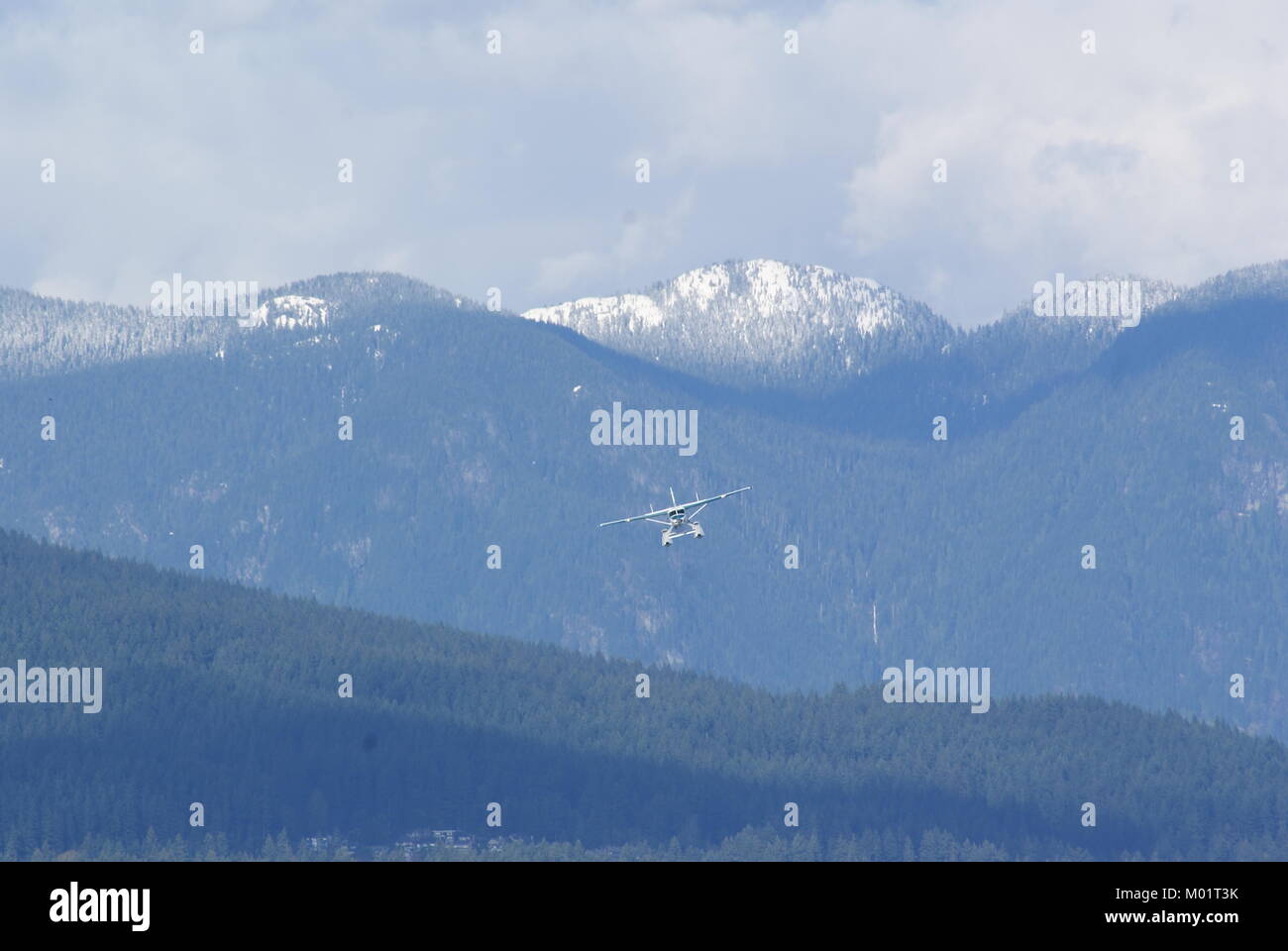 Cessna float plane sea plane hi-res stock photography and images - Alamy