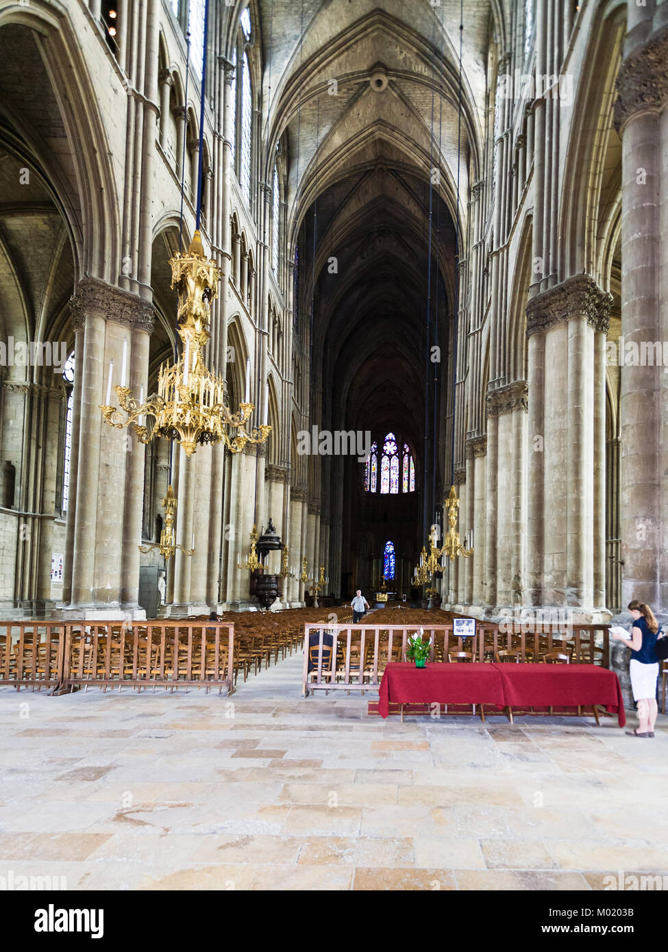 REIMS, FRANCE - JUNE 29, 2010: people indoor of Reims Cathedral (Notre ...