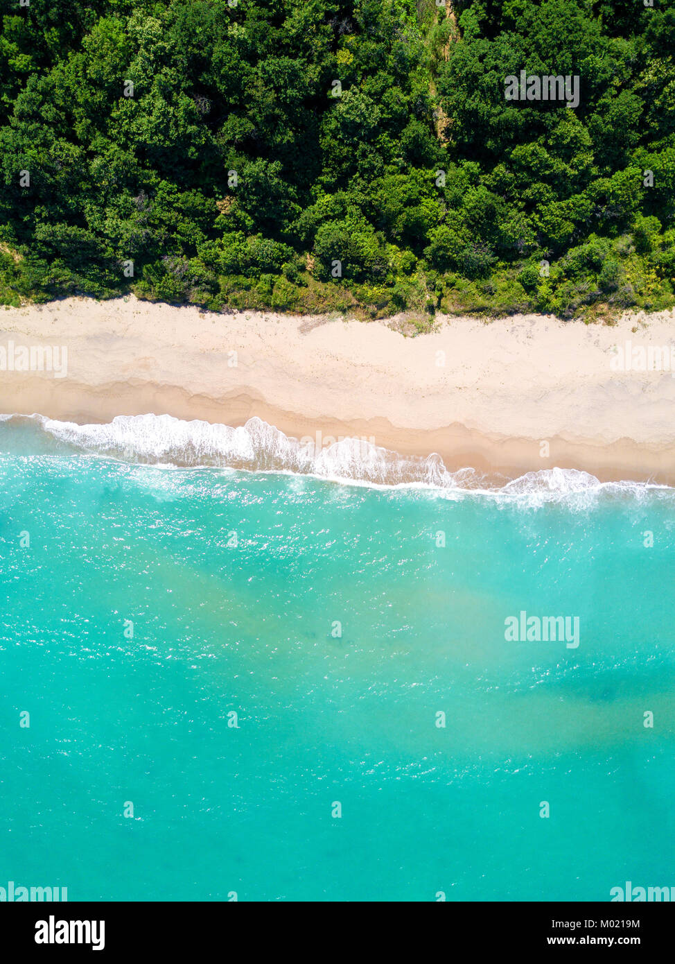 Aerial view of sandy beach and ocean with waves Stock Photo - Alamy