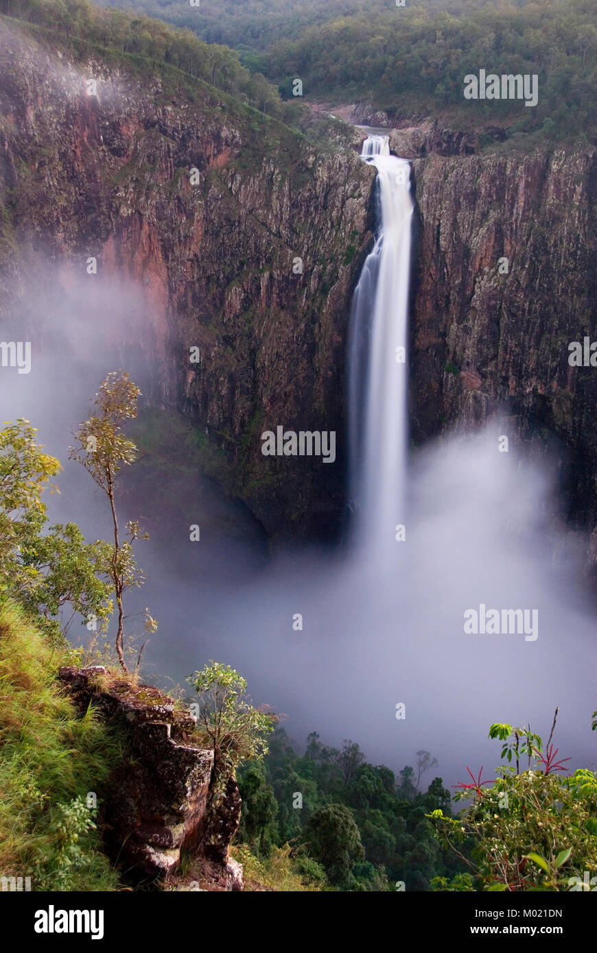Wallaman falls hi-res stock photography and images - Alamy
