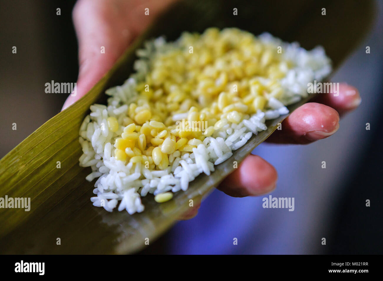 Making of traditional Chinese Hak Gar style Jung/Rice parcels Stock ...