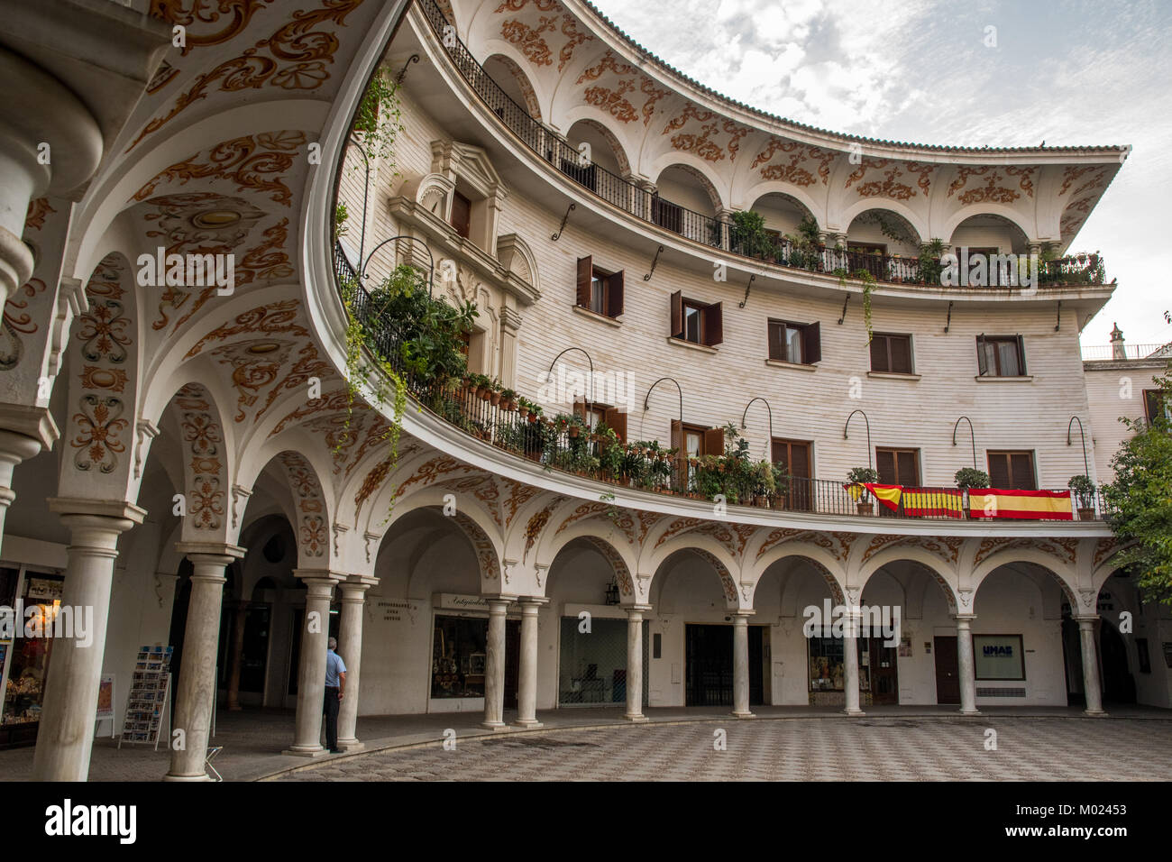 Curved building seville spain hi-res stock photography and images - Alamy