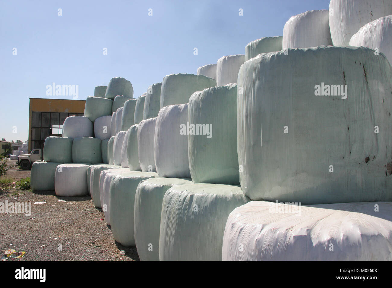 Bales used paper cardboard hi-res stock photography and images - Alamy