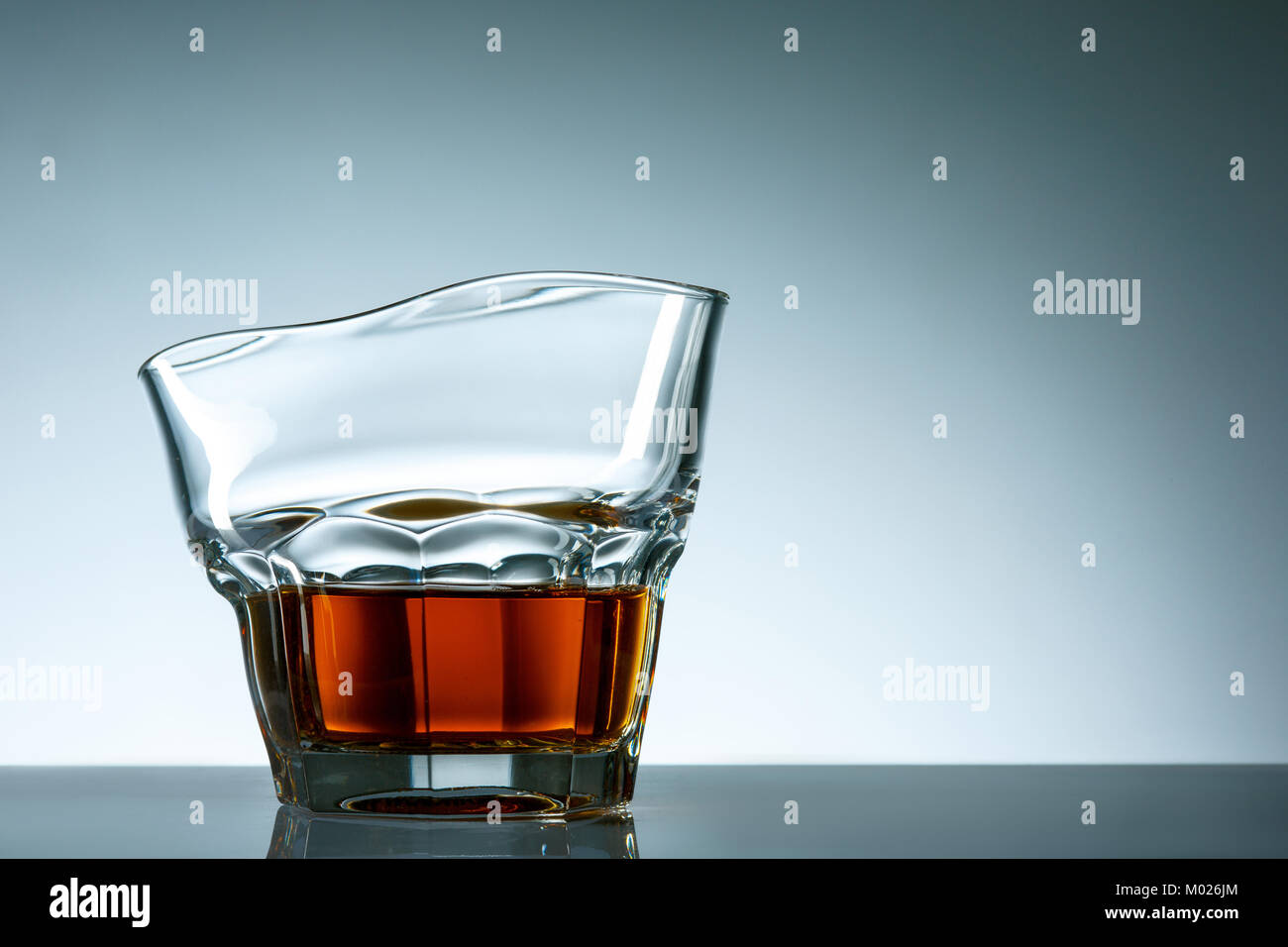 Curved counter hi-res stock photography and images - Alamy