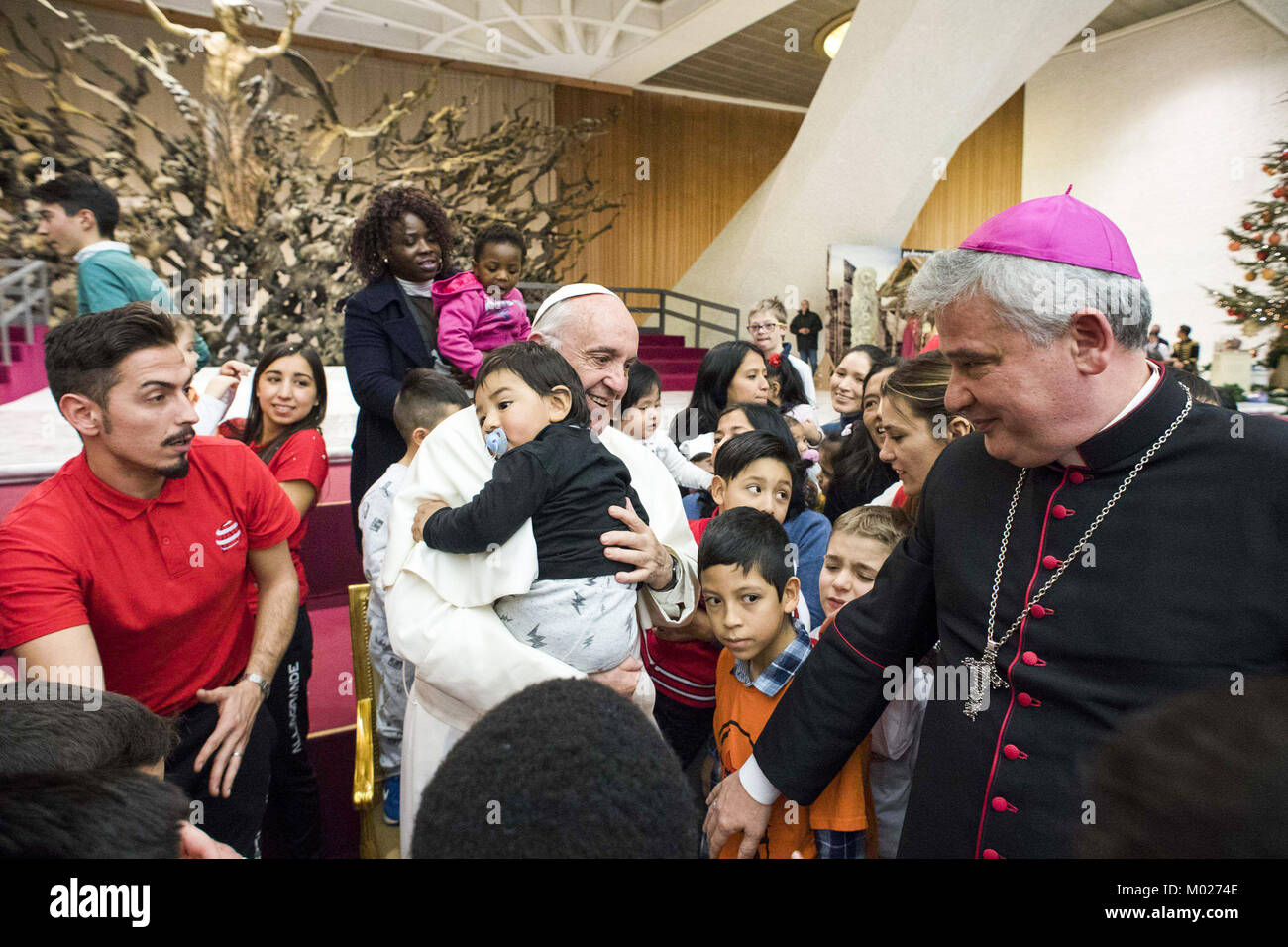 Pope Francis meets with children in the Paul VI hall during a private ...