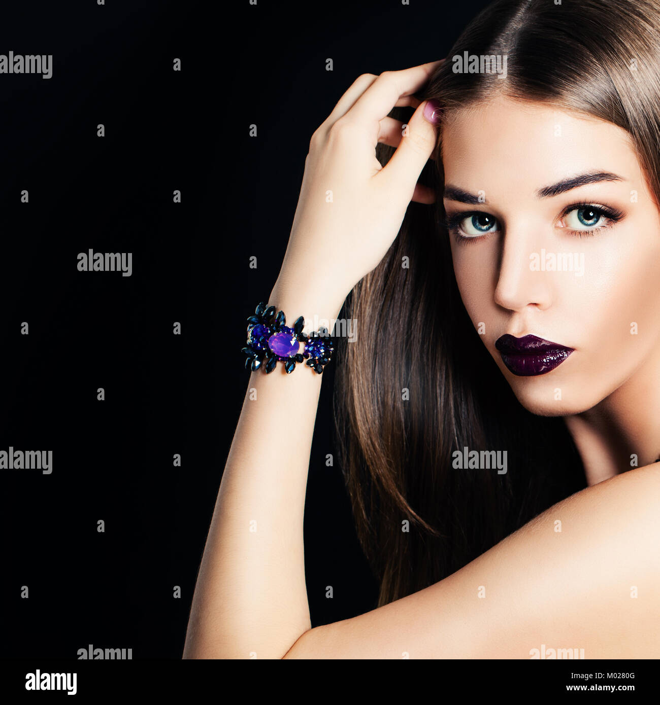 Glamorous black female hi-res stock photography and images - Alamy