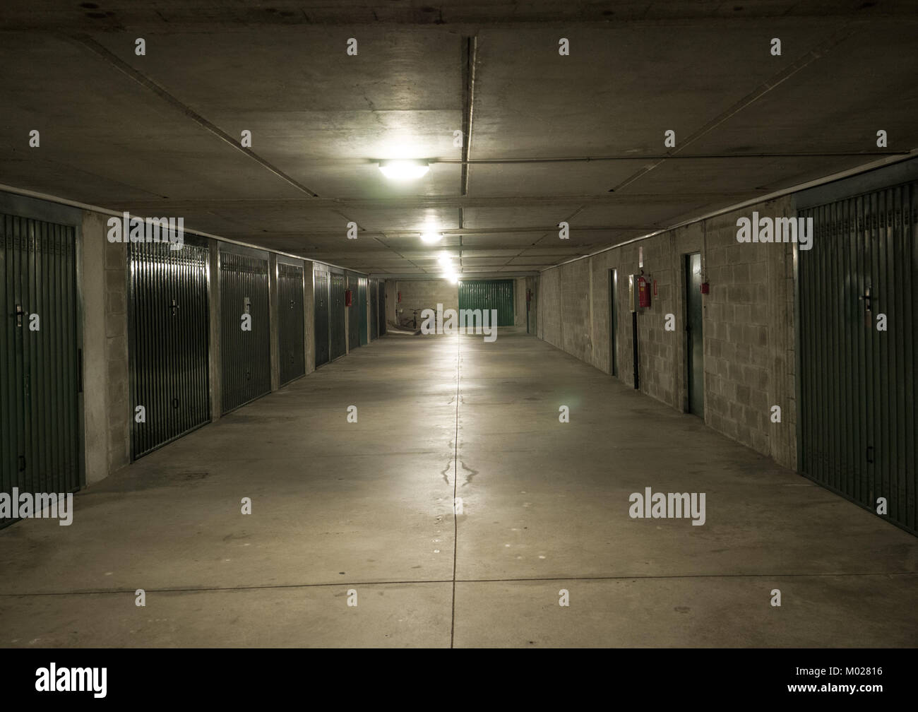 Car park building by night hi-res stock photography and images - Alamy