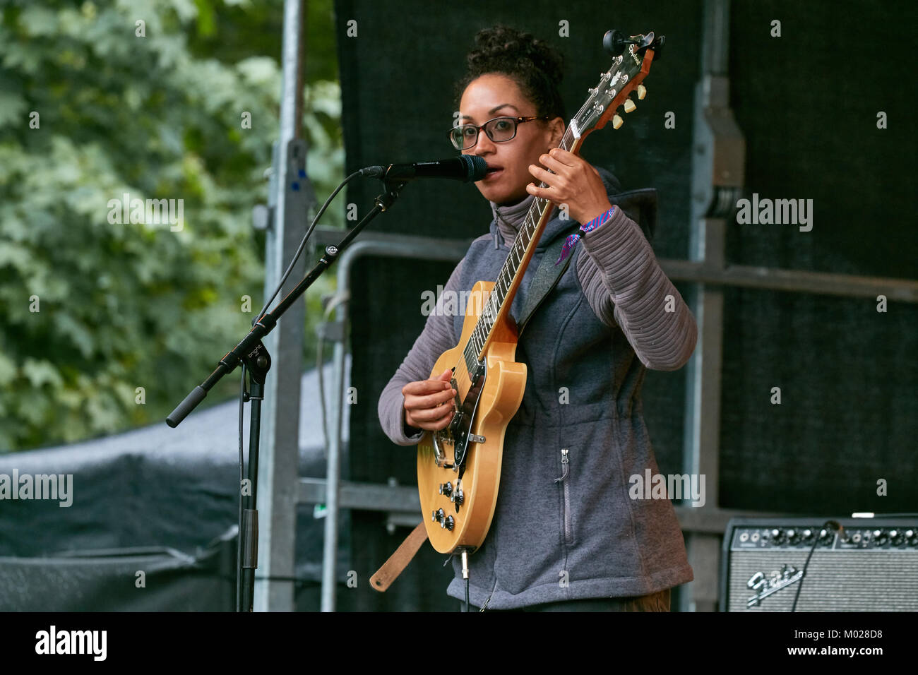 Kadhja bonet singer hi-res stock photography and images - Alamy
