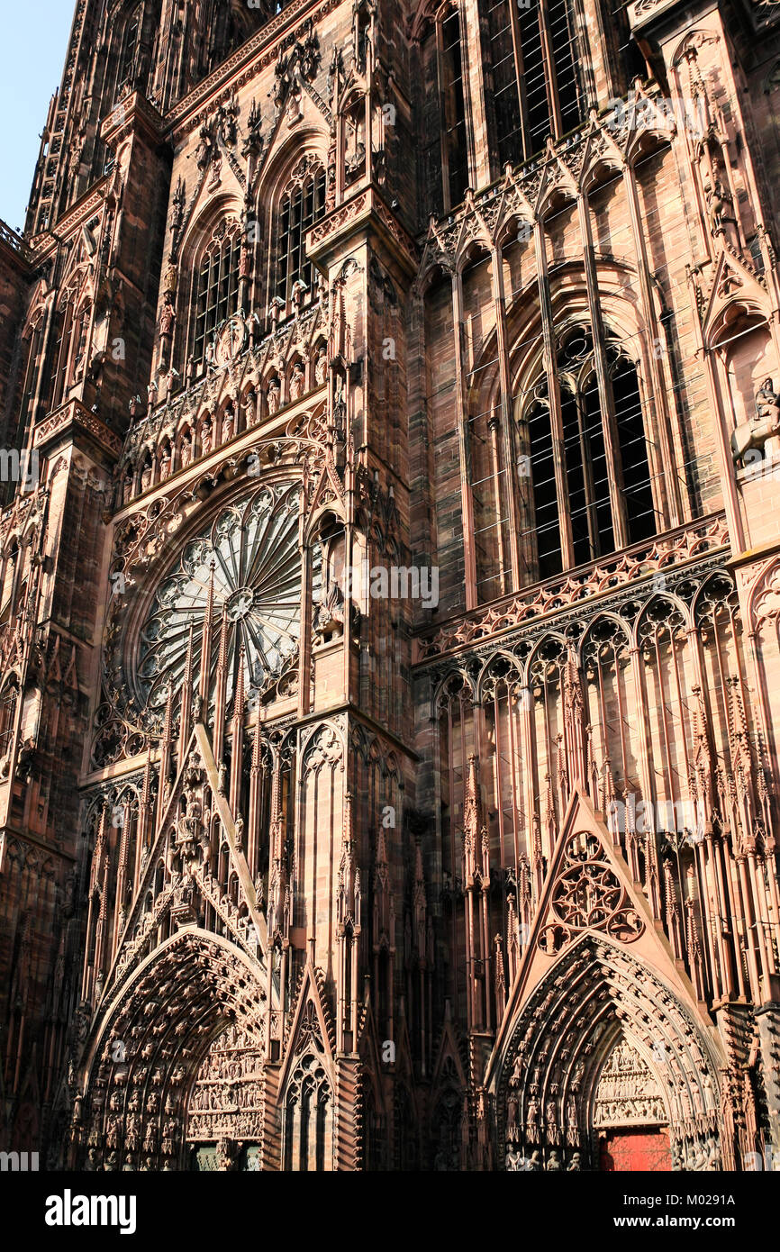 Exterior wall strasbourg cathedral hi-res stock photography and images ...