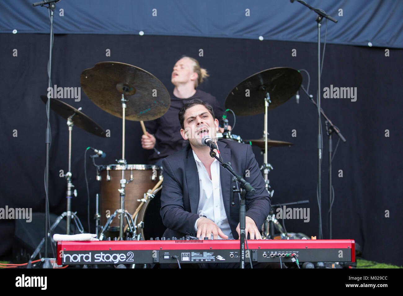 The American singer, songwriter and musician Luke Elliot performs a ...