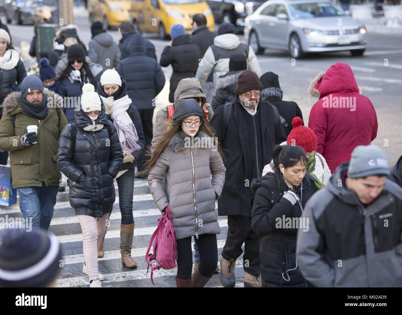 Bundled up for winter hi-res stock photography and images - Alamy
