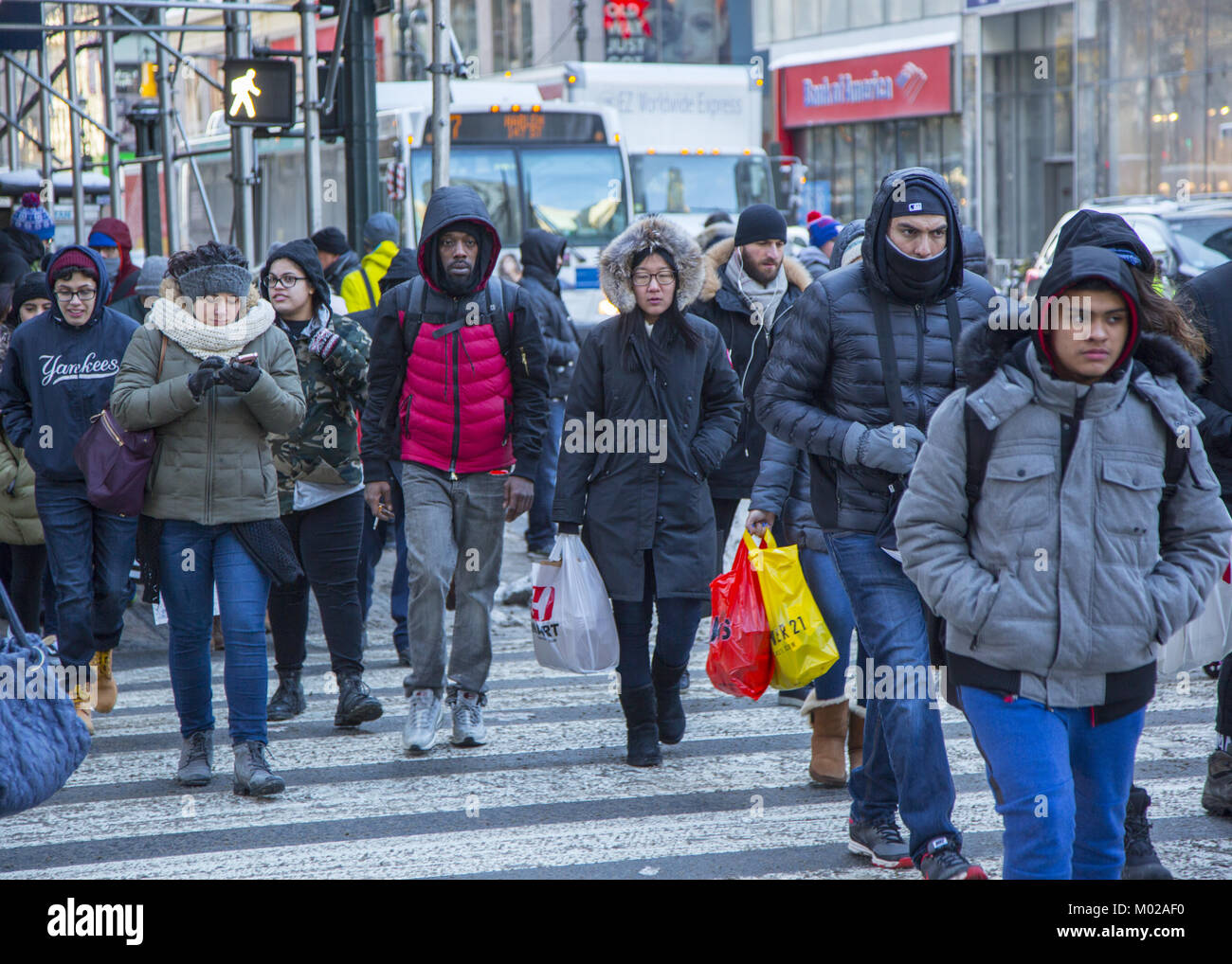 Cold cities hi-res stock photography and images - Alamy