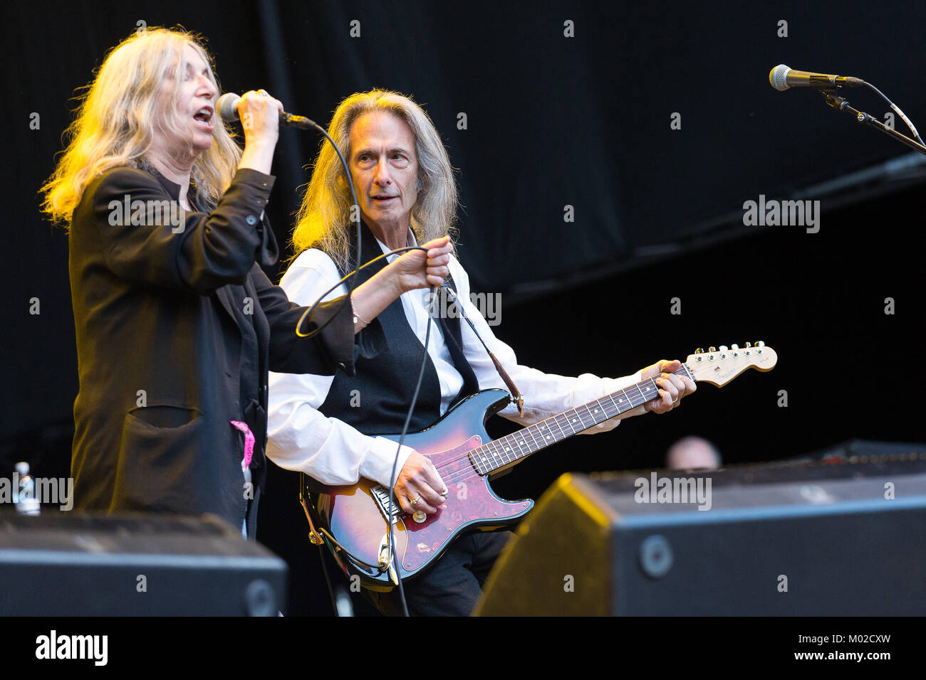 Patti smith guitarist hi-res stock photography and images - Alamy