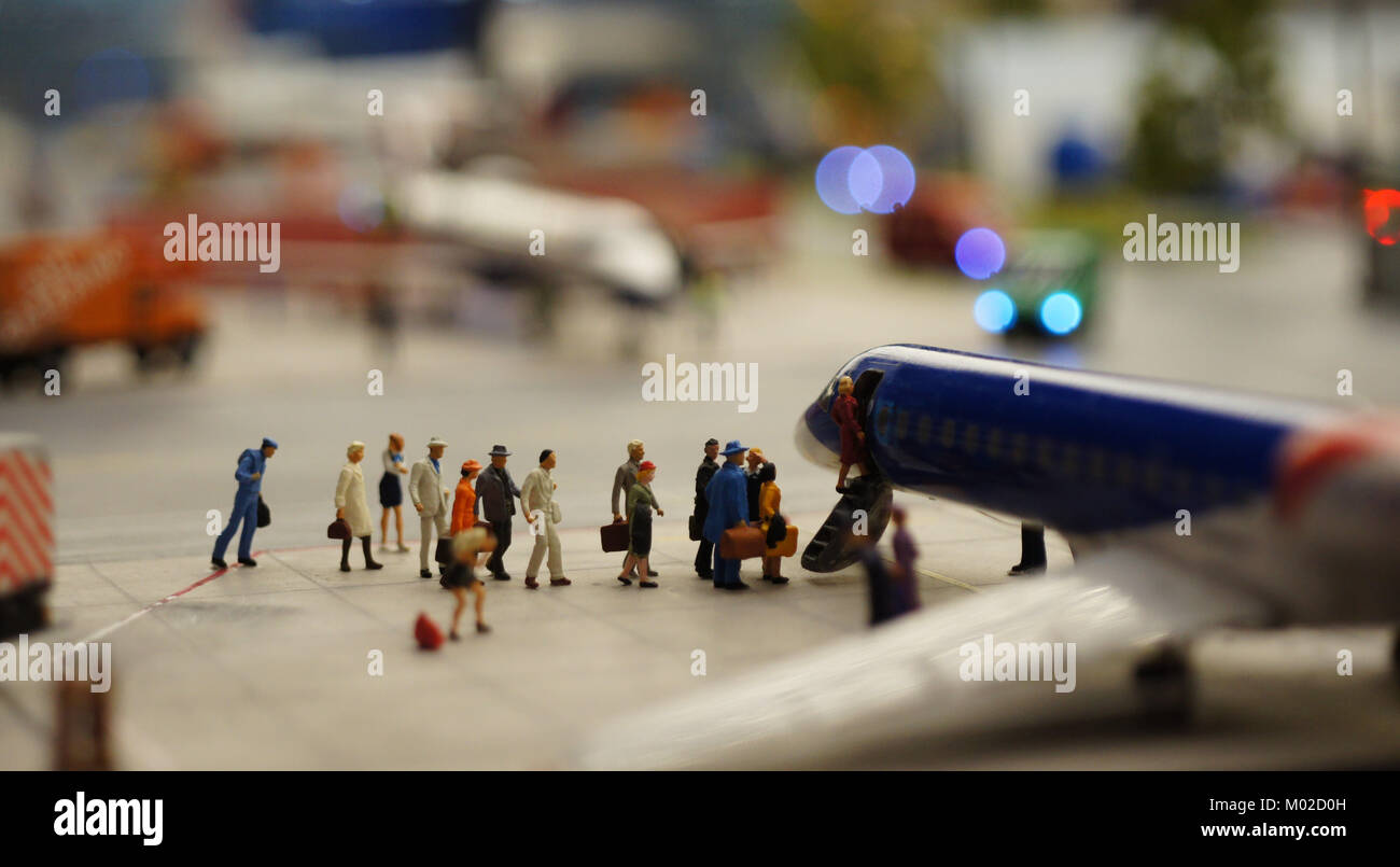 Airport steps vehicle hi-res stock photography and images - Alamy