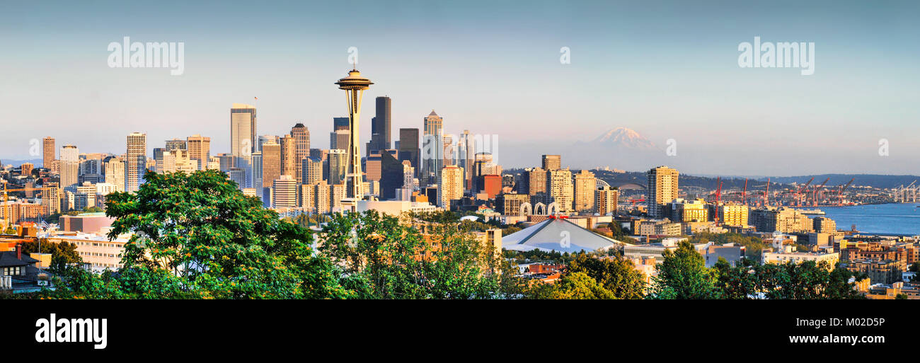 Seattle skyline panorama at sunset as seen from Kerry Park, Seattle, WA ...