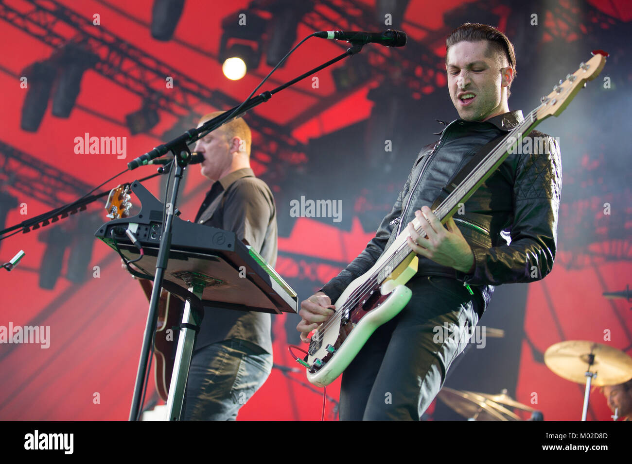 Michael shuman of queens of the stone age hi-res stock photography and ...