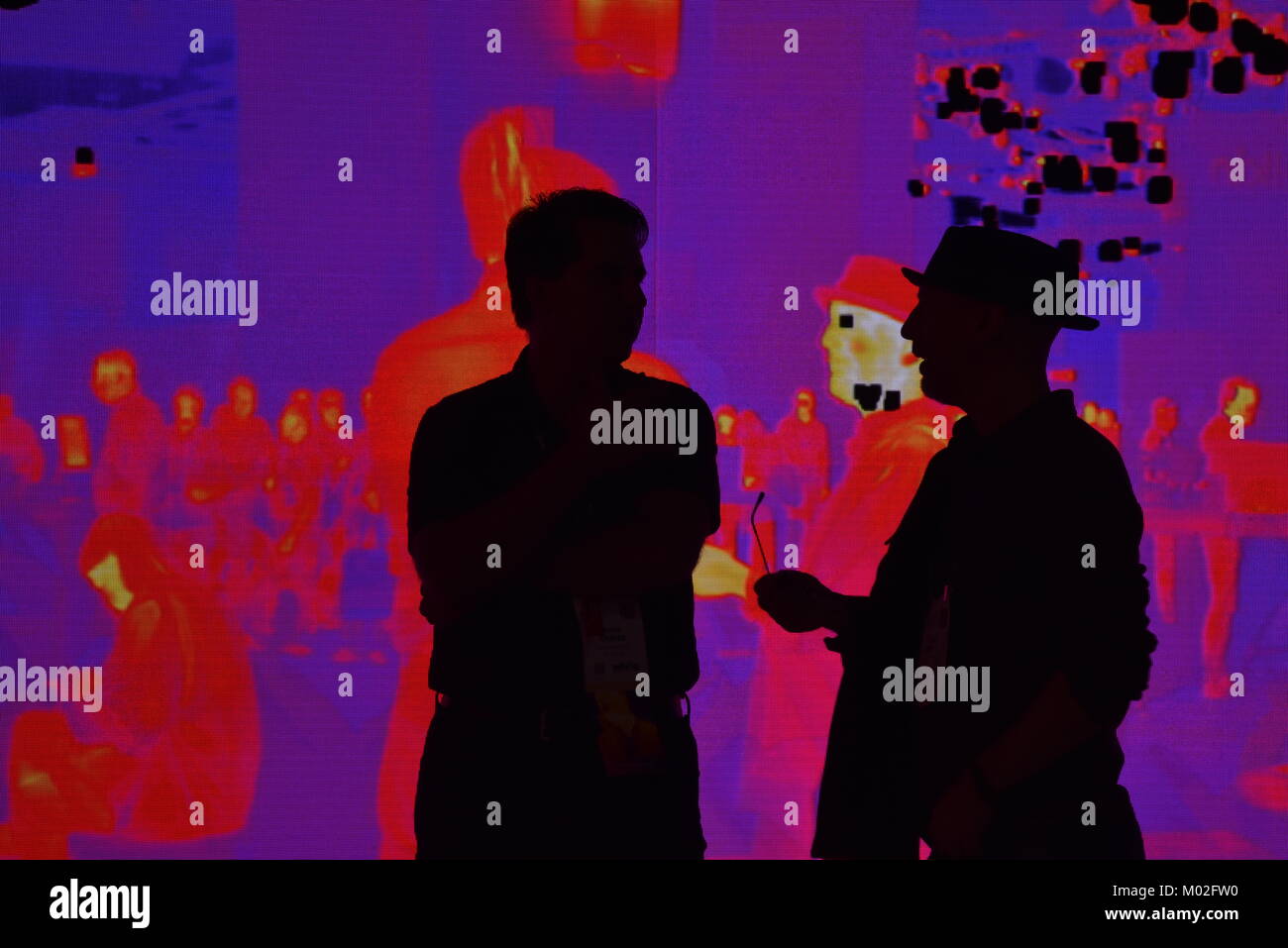 Thermal imaging people hi-res stock photography and images - Alamy