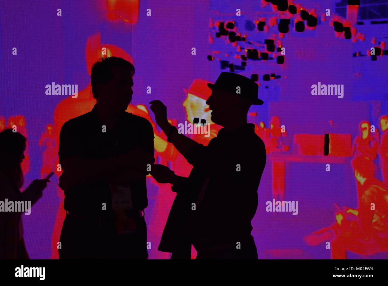 Thermal imaging people hi-res stock photography and images - Alamy