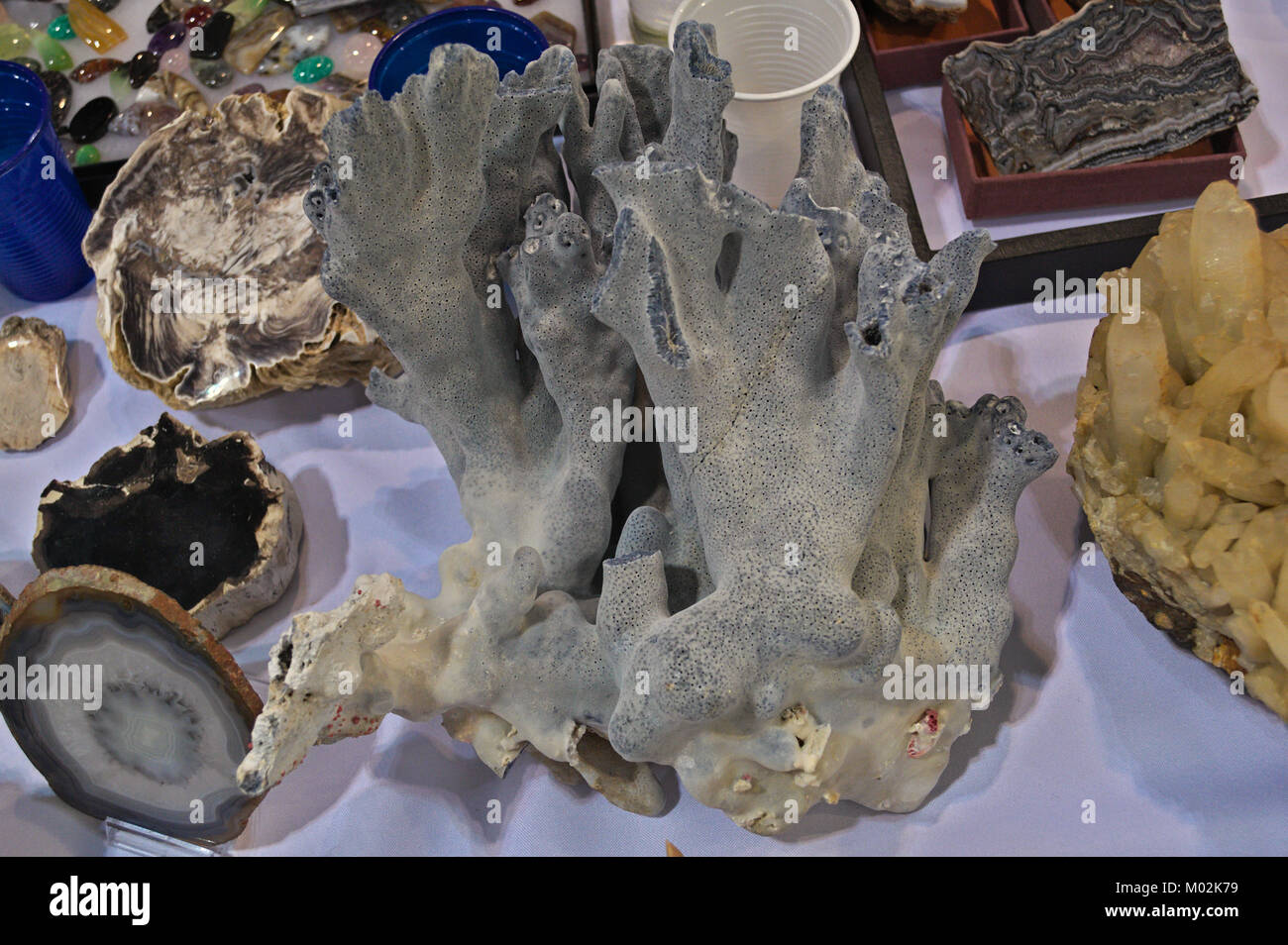 Crystalline rock specimen hi-res stock photography and images - Alamy
