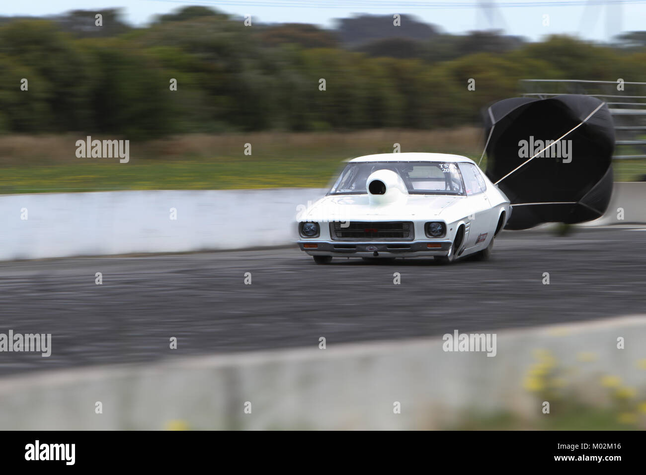 Drag car parachute hi-res stock photography and images - Alamy